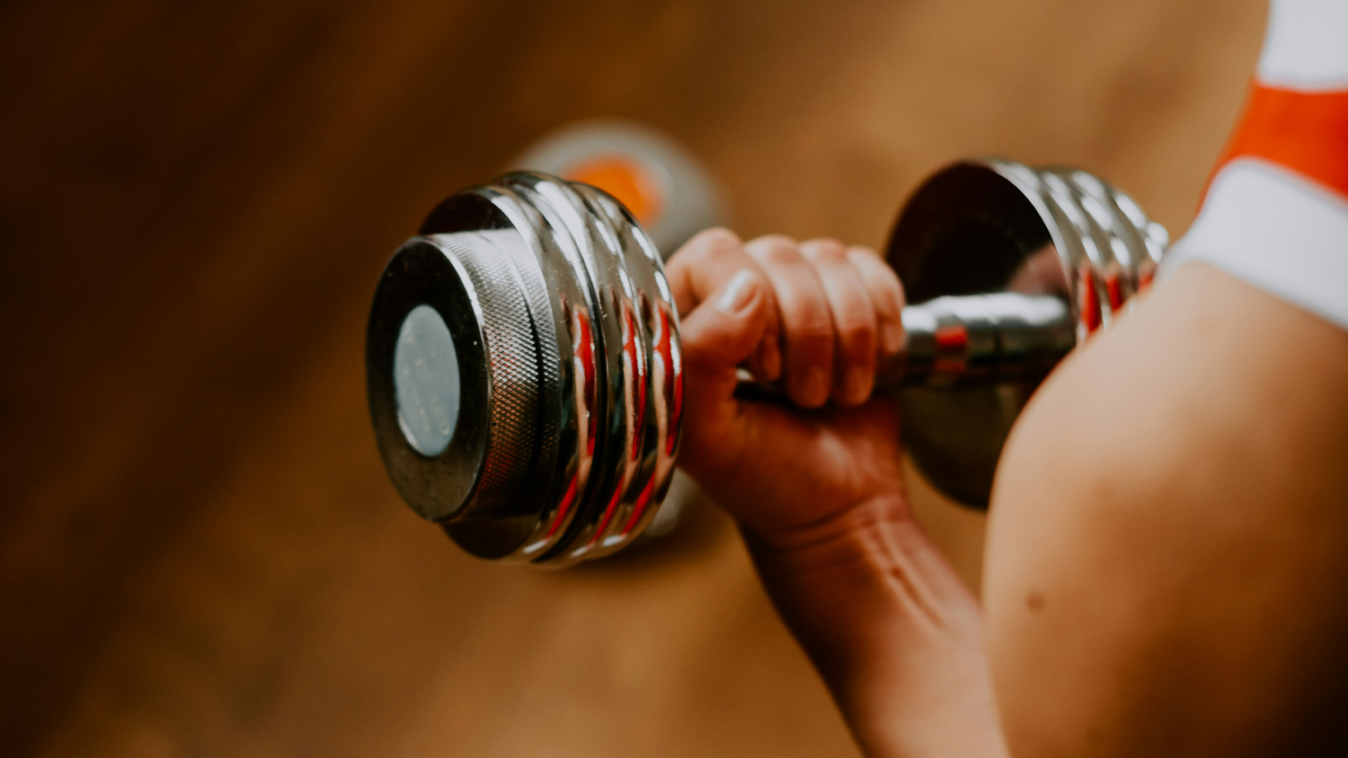 The Five Best Dumbbell Exercises For Your Chest – ZOZOFIT